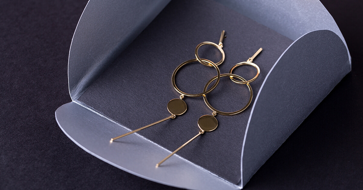 Gift DIYs - Jewelry Wrapping - sisterMAG